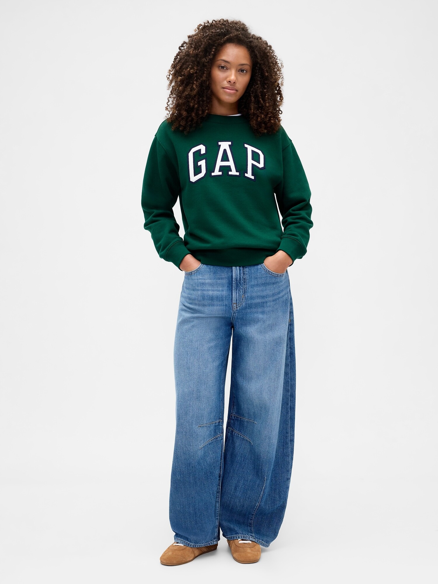 Buzo Deportivo Logo Gap Mujer - Evergreen Glamour — GAP Uruguay