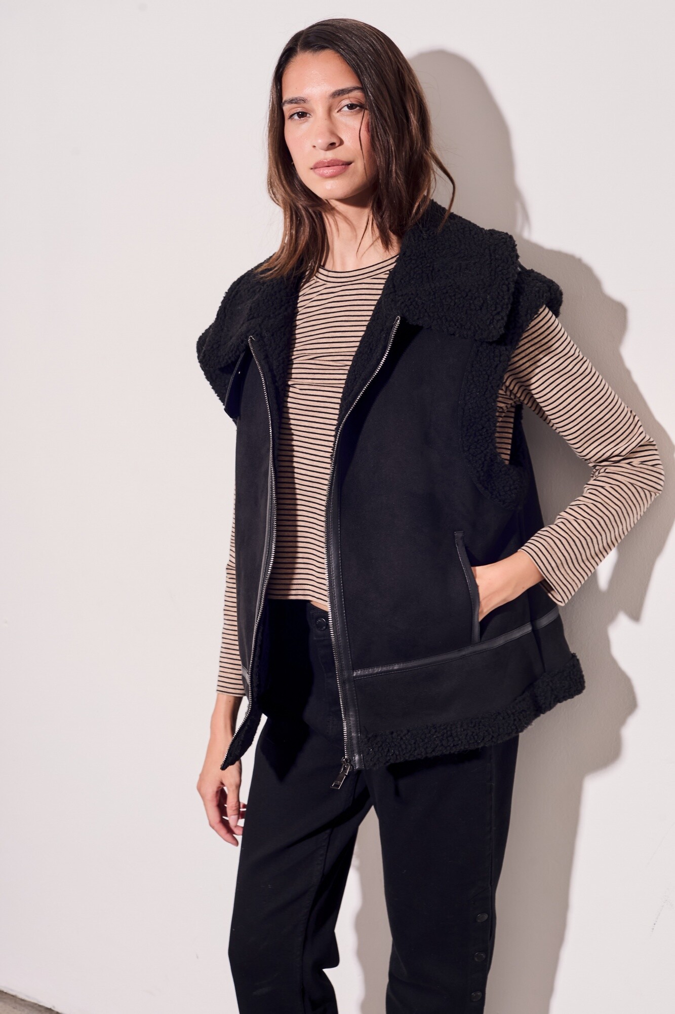 Chaleco Gamulan - Negro — Lemon