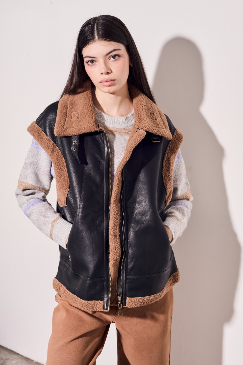 Chaleco Gamulan - Negro — Lemon