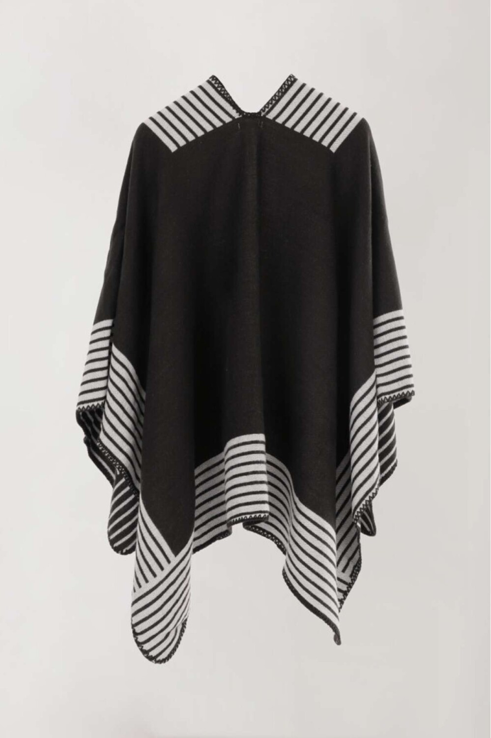 Poncho trinity - Negro — Tienda Soy Santander