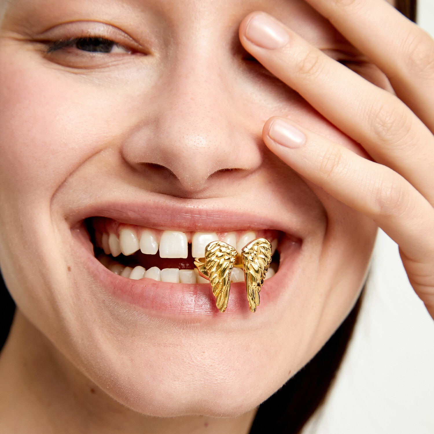 ANILLO EN ALEACIÓN DE METALES BAÑADO EN ORO 18K EN FORMA DE ALAS ...